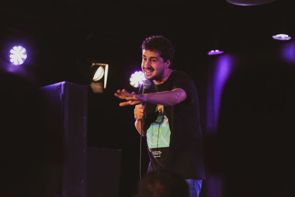 SERGIO BEZOS HA LLEGADO A TU CIUDAD - | Teatro de las Esquinas